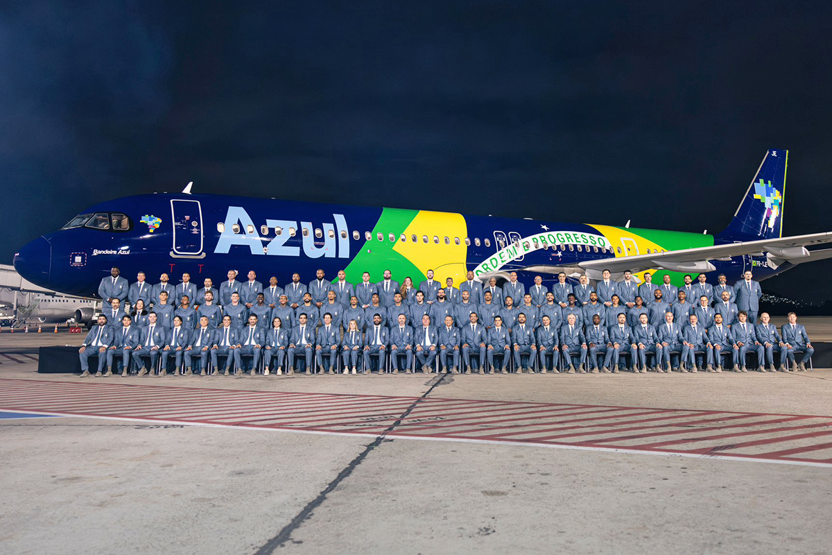 Com Airbus A321neo da Azul ao fundo, Seleção Brasileira faz foto ...